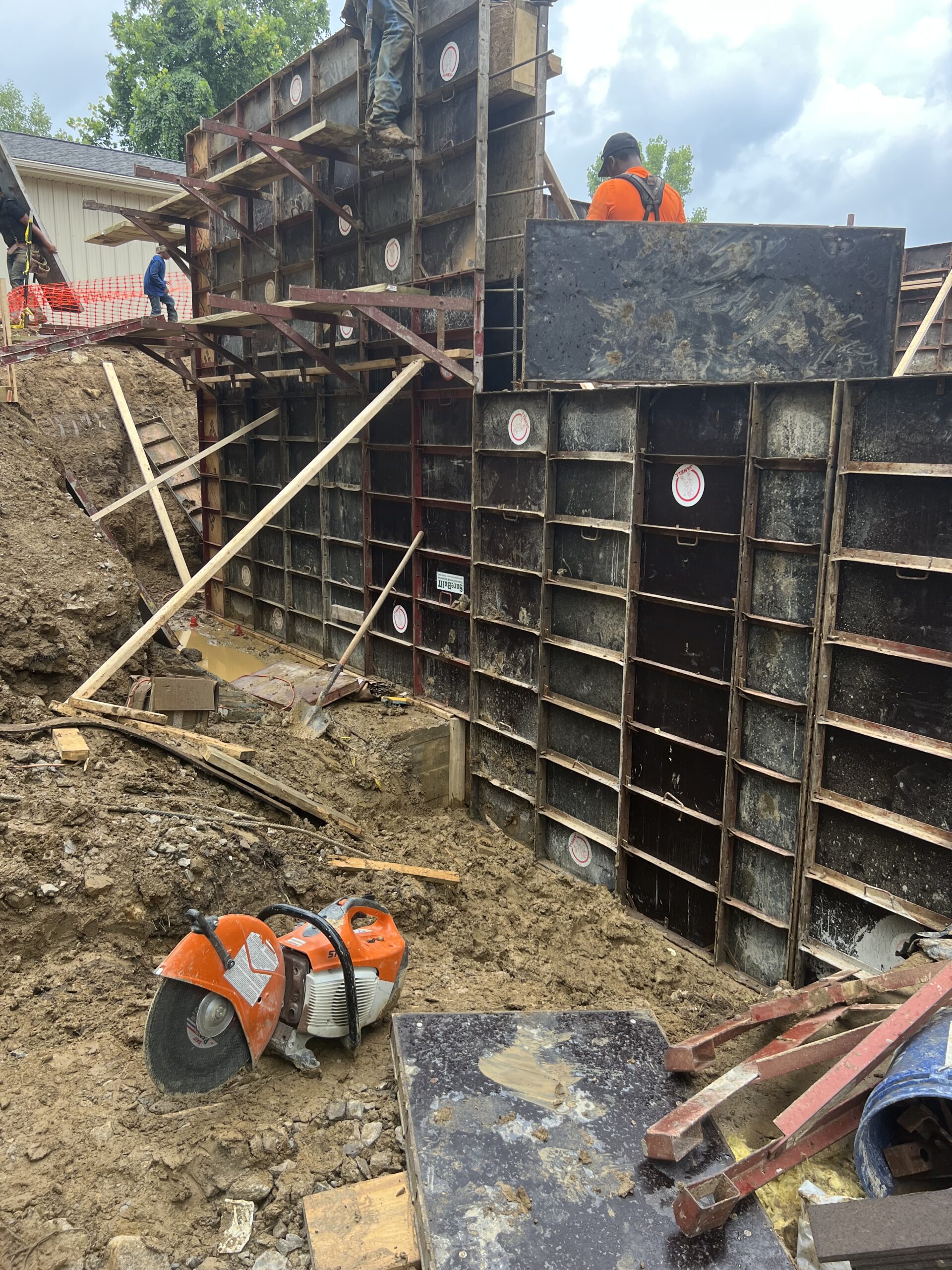 Concrete Wall - R Ruiz Concrete Construction